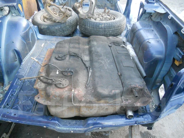 Бак топливный (бензобак) - Toyota Hiace ) LH113, 3L в Москве