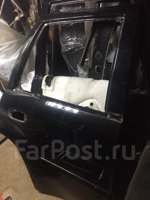 Дверь правая задняя с Трейлблейзера 1 Chevrolet TrailBlazer в Москве