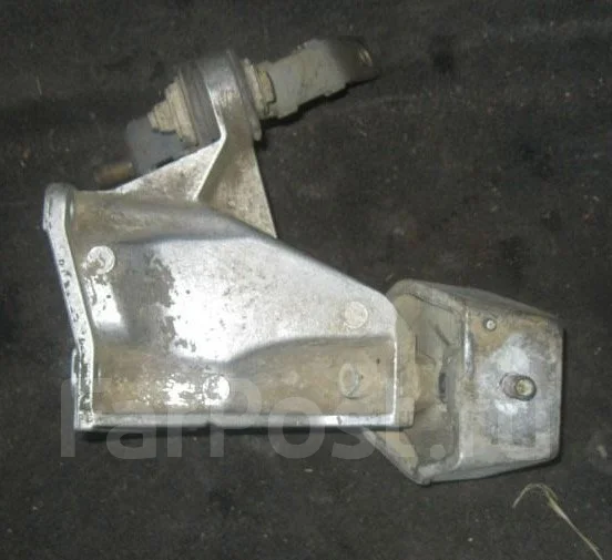 Кронштейн МКПП R Audi 100 C4 в Калуге