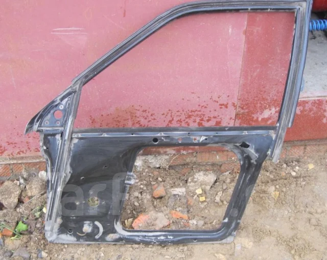 Рамка передней L двери Audi 100 44 кузов в Калуге