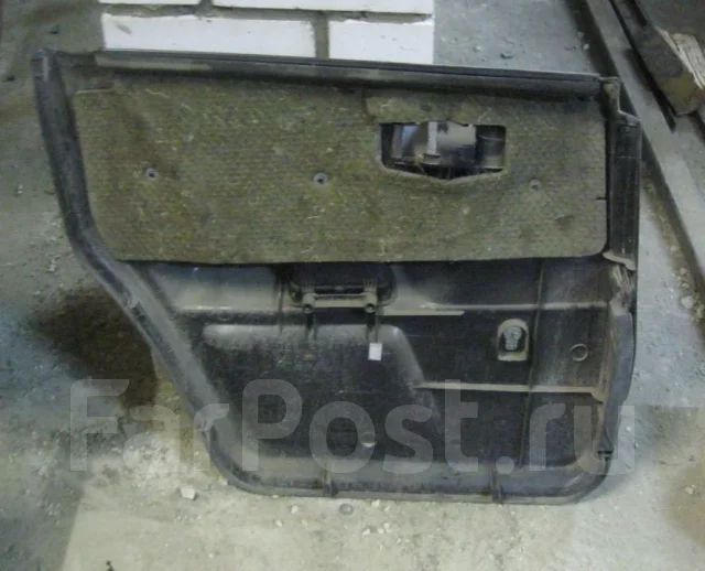 Обшивка задней R двери Audi 80 B3 в Калуге