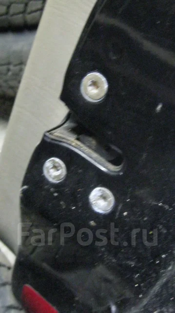 Замок передней R двери Saab 900 в Калуге
