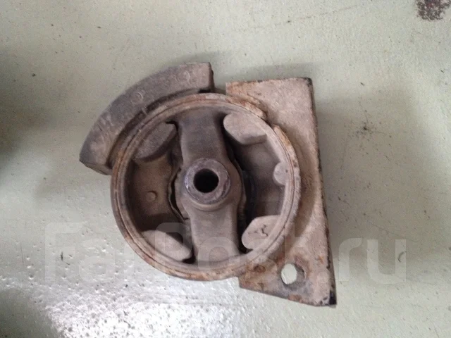 Подушка двигателя передняя Toyota Corolla, AE100G в Москве