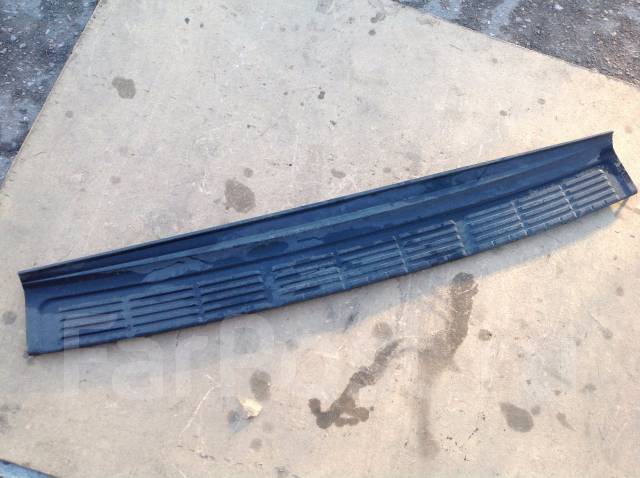 Накладка заднего бампера Тойота Ленд Крузер 200 52162-60040 купить в ...