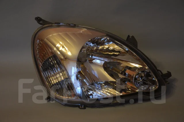 Фара правая Toyota Yaris P10 2003-2005 в Москве