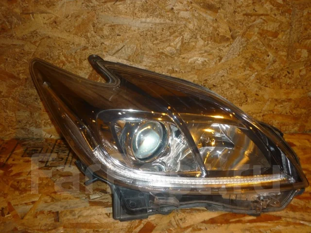 Фара Toyota Prius ZVW30, ZVW35 в Москве