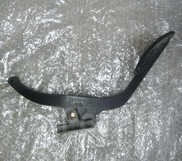 Педаль газа Renault Logan 2011 в Калуге