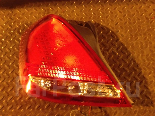 Фонарь Nissan Taena J31 ДО рестайлинг в Москве