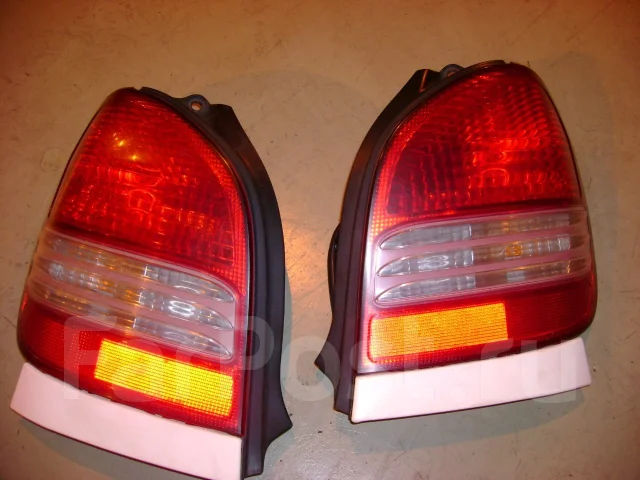 Задний фонарь Toyota Corolla Spacio в Москве
