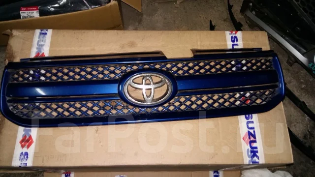 Решетка радиатора на RAV 4 (20) в Москве