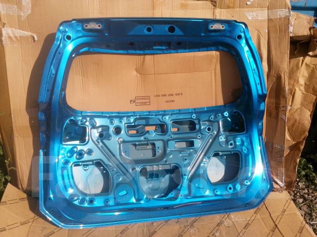 Дверь багажника 5-я Toyota RAV4 16- 67005-42550 67005-42570 купить во ...