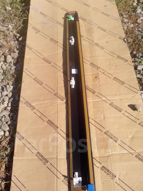 Молдинг передней правой двери Lexus GX 460 09- 75071-60061-C1 купить во ...