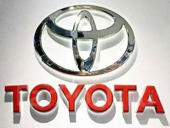 Стекло лобовое Toyota RAV4 в Москве
