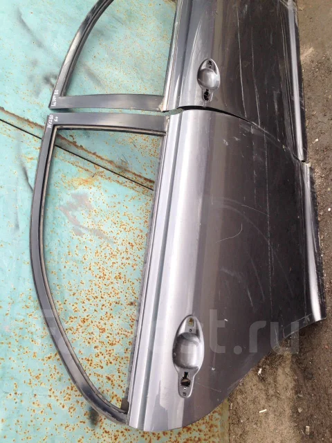 Дверь Toyota avensis в Москве