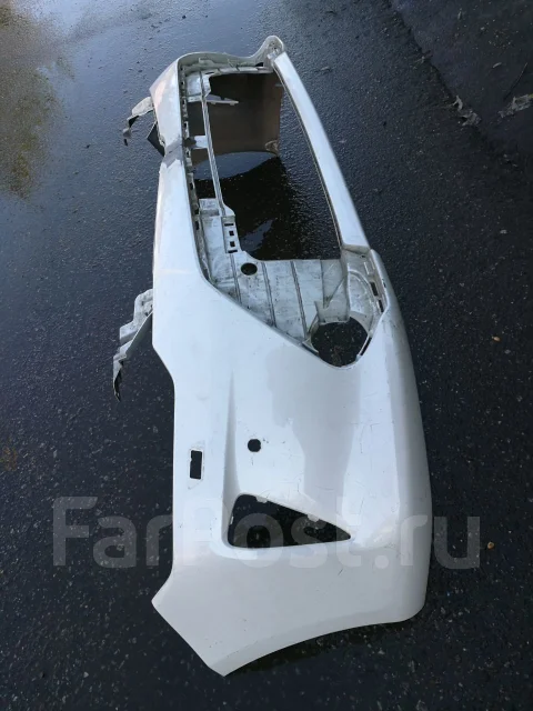 Передний бампер Toyota Camry в Москве