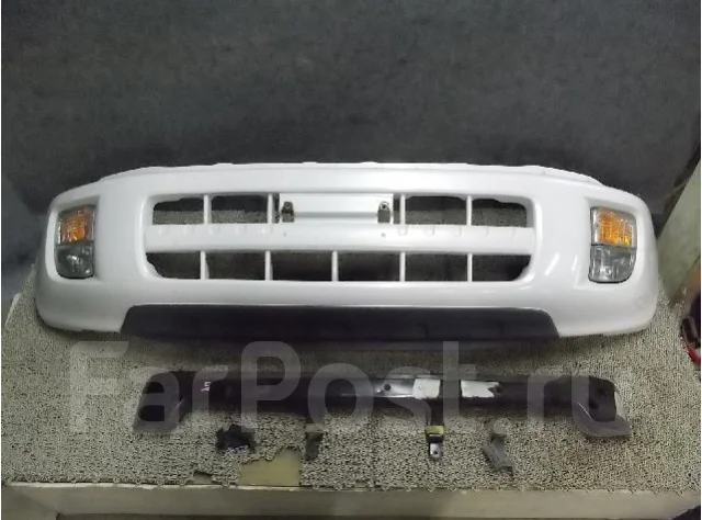 Бампер передний оригинал RAV4 01-03 в сборе в Москве