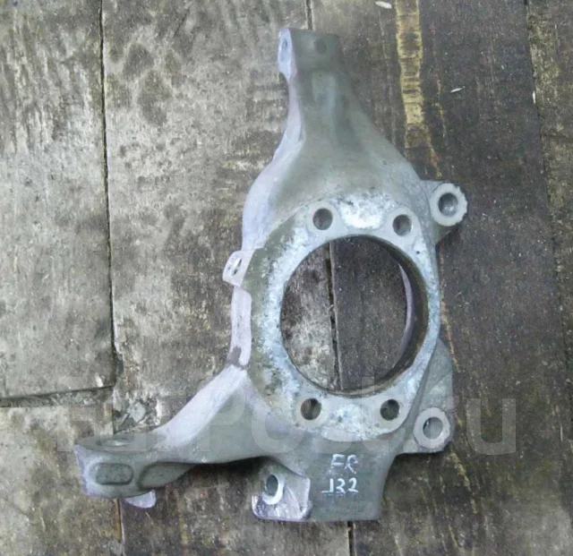 Кулак поворотный R Nissan Teana J32 в Калуге