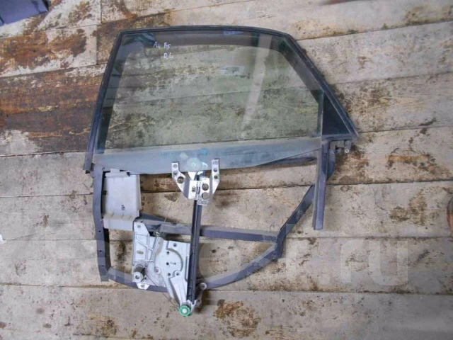 Стекло задней L двери Audi A4 B5 в Калуге