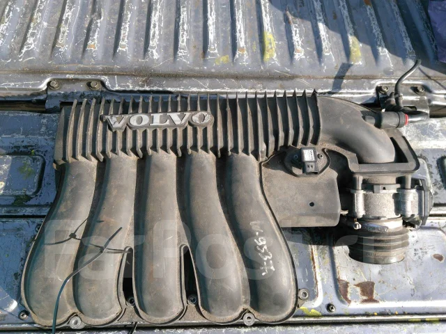 Вольво Volvo C30 C70 S40 V50 коллектор впускной в Москве
