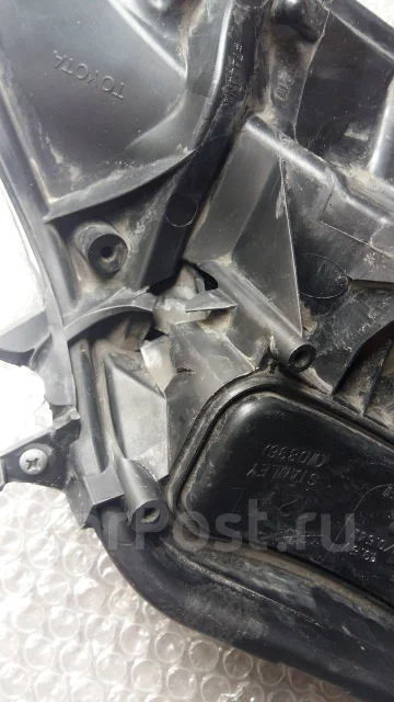 Фара правая Toyota Rav4 в Москве