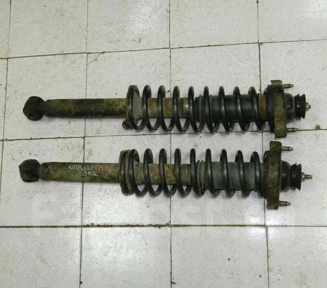 Стойка задняя Mitsubishi Carisma L/R в сборе в Калуге