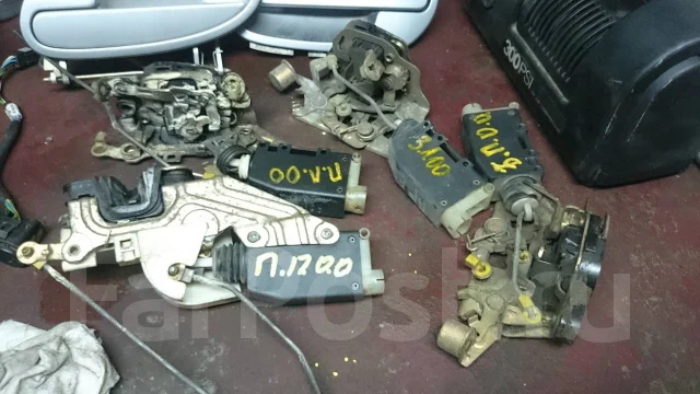 Замок двери Opel Omega B задний правый внутренний в Москве