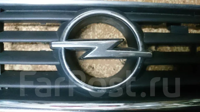 Решетка радиатора Opel Zafira A в Москве