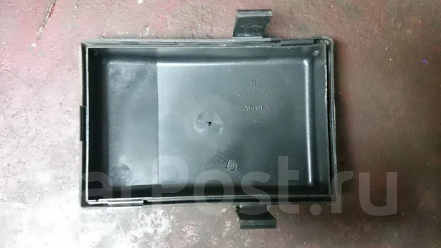 Крышка блока предохранителей Opel Zafira A 09132702 в Москве
