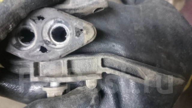 Кронштейн радиатора Opel Astra G Zafira A 09202247 в Москве