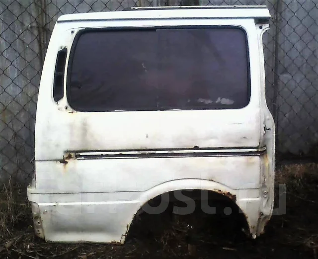 Крыло заднее (правое) -Toyota Hiace ) RZH102V, RR в Москве
