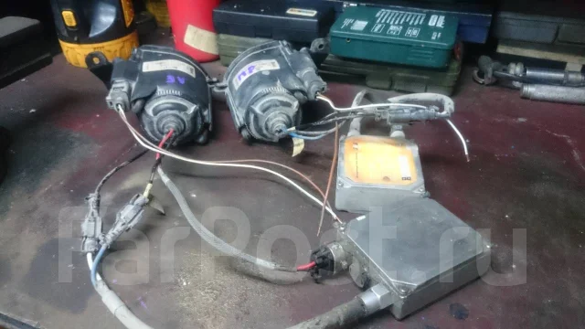 Противотуманная фара туманки Audi A6C5 2шт в Москве