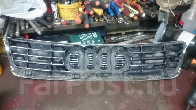 Решетка радиатора Audi A6C5 решетка капота в Москве