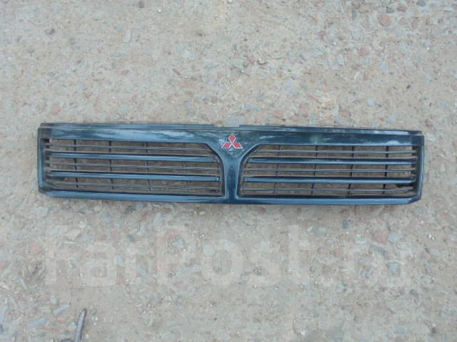 Решетка радиатора Mitsubishi Space Wagon 1997-2003 в Москве