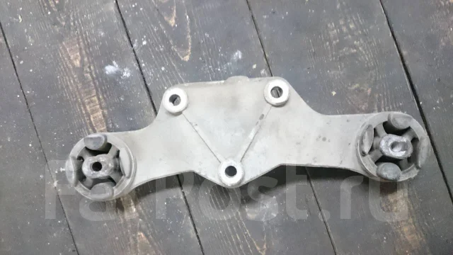 Кронштейн редуктора Audi A6C5 8E0599287B в Москве