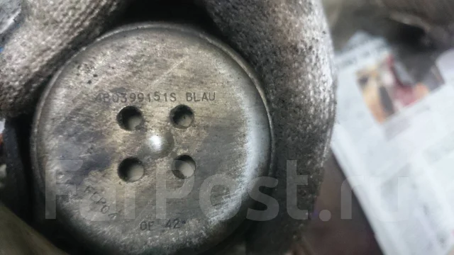 Кронштейн мкпп с подушкой опорой правый Audi A6C5 8D399114AH в Москве