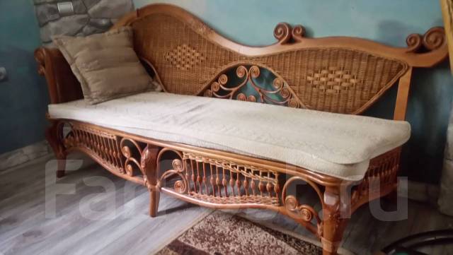 Кушетка из ротанга, б/у, в наличии. Цена: 8 000₽ в Хабаровске