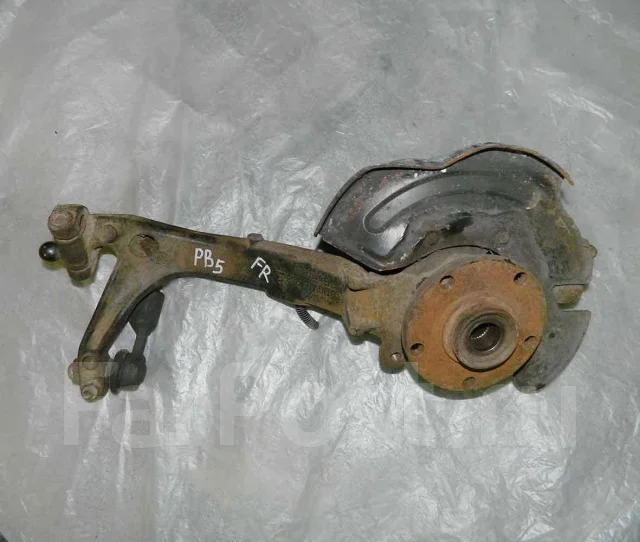 Кулак поворотный R VW Passat B5 в Калуге