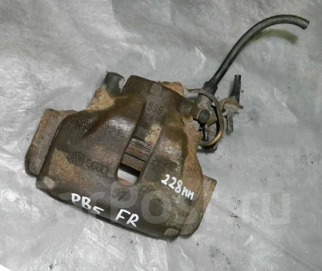 Суппорт передний R VW Passat B5 в Калуге