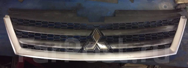Решетка радиатора Mitsubishi Outlander XL CW5W в Москве