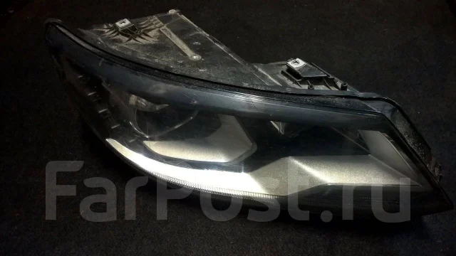 Фара правая Volkswagen Tiguan 5N1941752 в Москве
