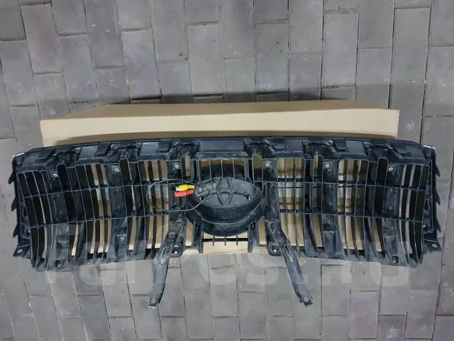 Решетка радиатора Land Cruiser Prado 150 в Москве