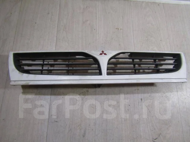 Решетка радиатора Mitsubishi Space Runner в Москве