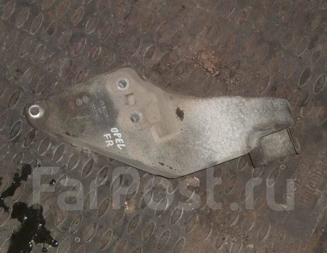 Кронштейн генератора Opel Vectra B 1.6 8V в Калуге