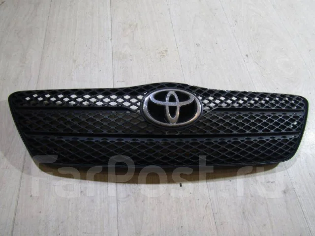 Решетка радиатора Toyota Corolla 9 (E120,130) в Москве