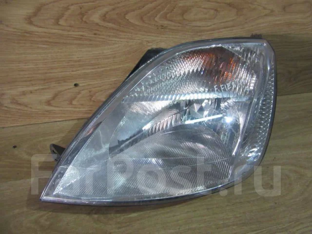Фара Ford Fiesta 5 (2002-2008) в Москве