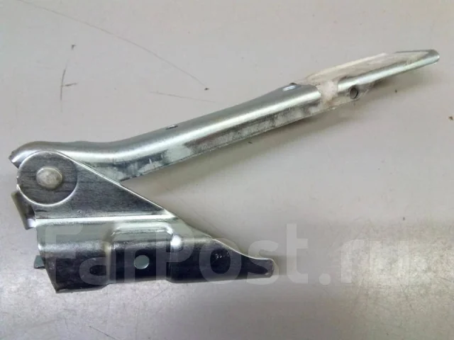 Петля капота правая vw polo 10- 1/ skoda rapid новая 5* в Москве