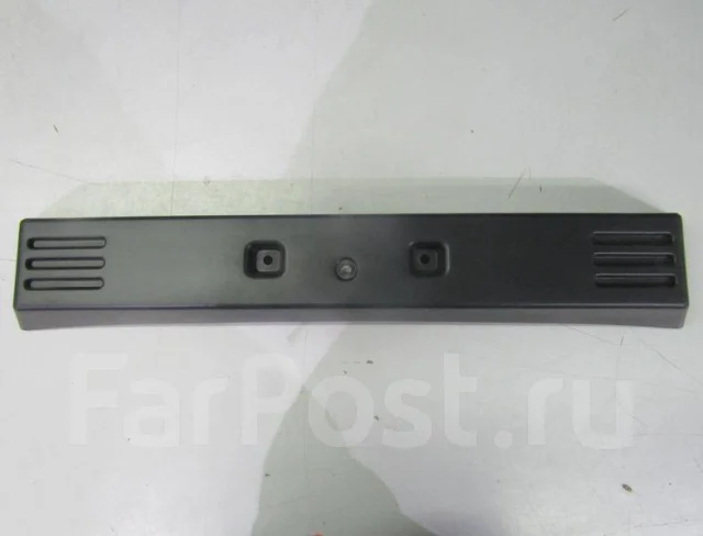 Накладка бампера переднего под номер mitsubishi l200 06-15 6430a20 в Москве