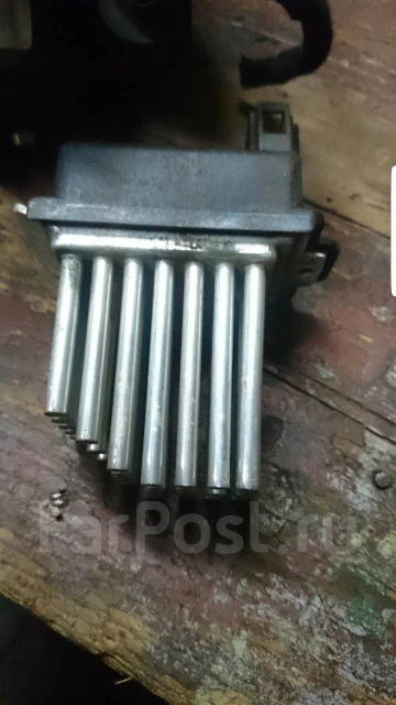 Резистор ёжик Audi A6C5 резистор отопителя печки 4B0820521 в Москве