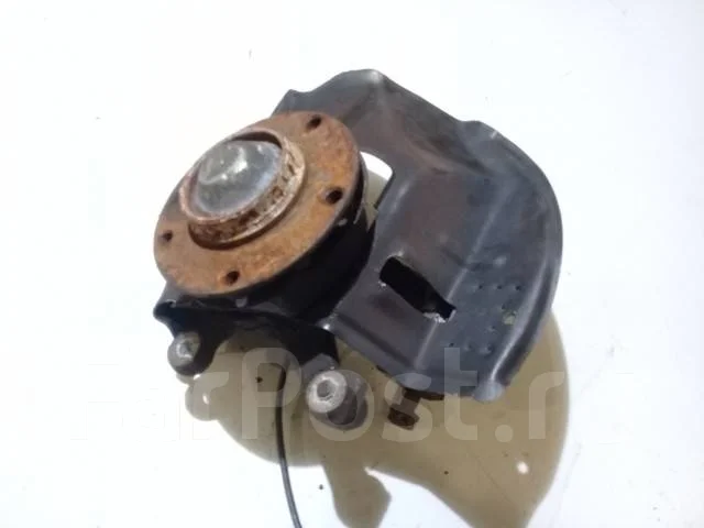 Кулак поворотный левый BMW E46 в Москве