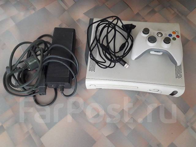 Xbox 360 arcade, б/у, в наличии. Цена: 3 600₽ во Владивостоке